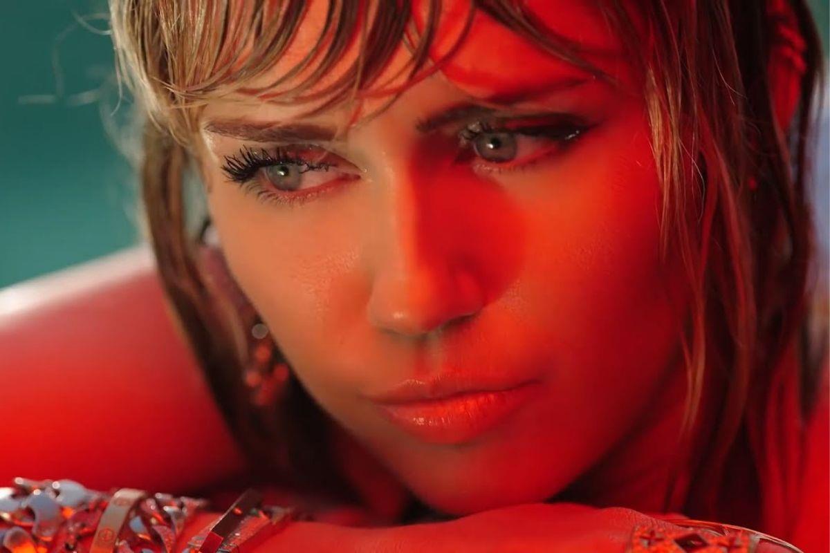 Miley Cyrus reveló el video de "Angels Like You" - La Coope 102.7