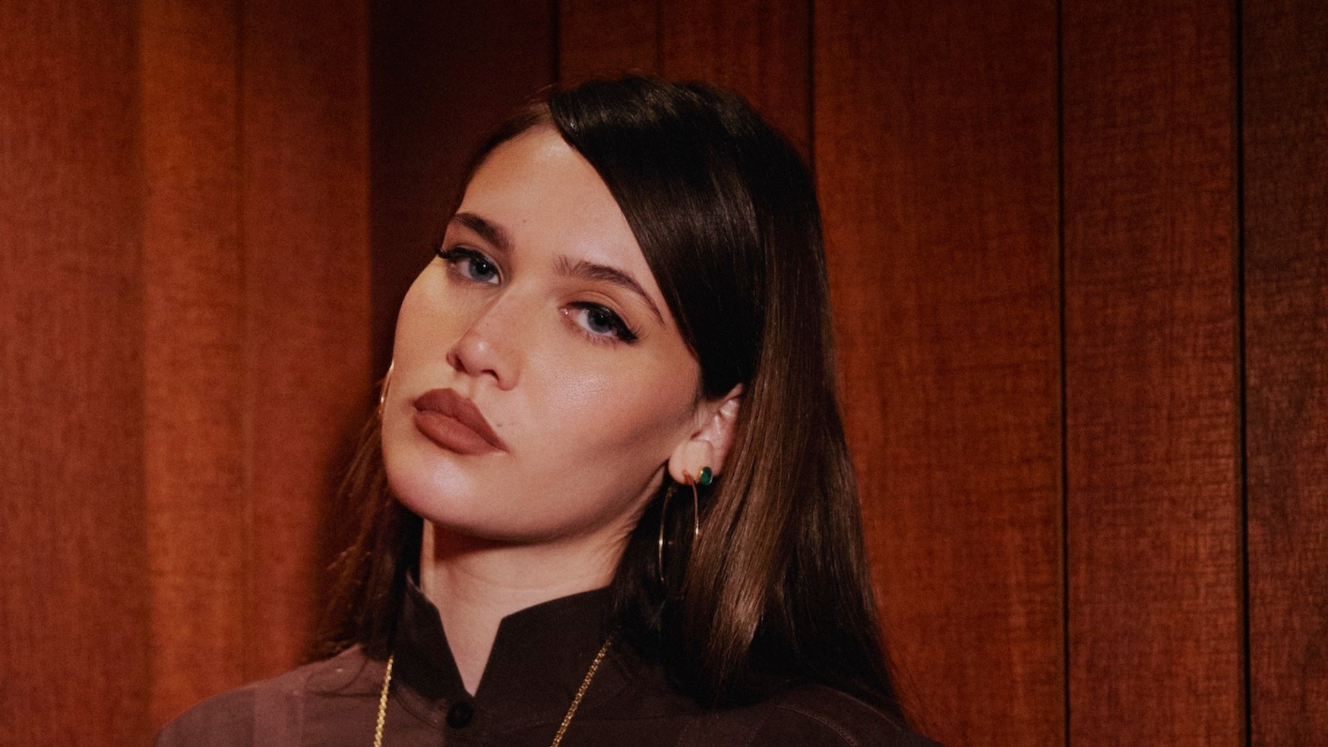 Sienna Spiro impacta con "Die On This Hill" junto a Cole Bennett - La ...